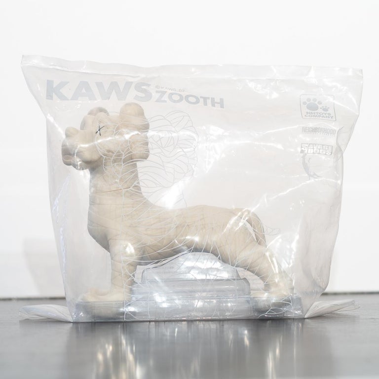 Zooth white - Mint For Sale at 1stDibs