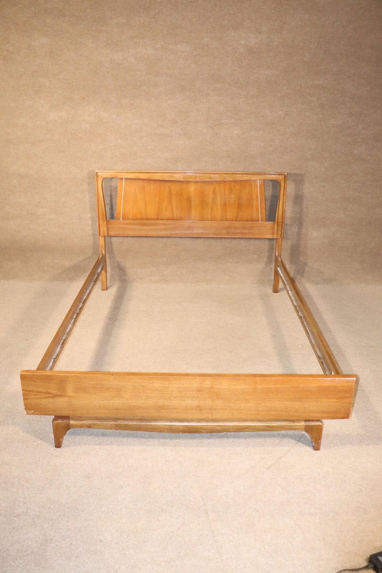 Kent Coffey "Forum" Series Bedroom Set For Sale at 1stDibs