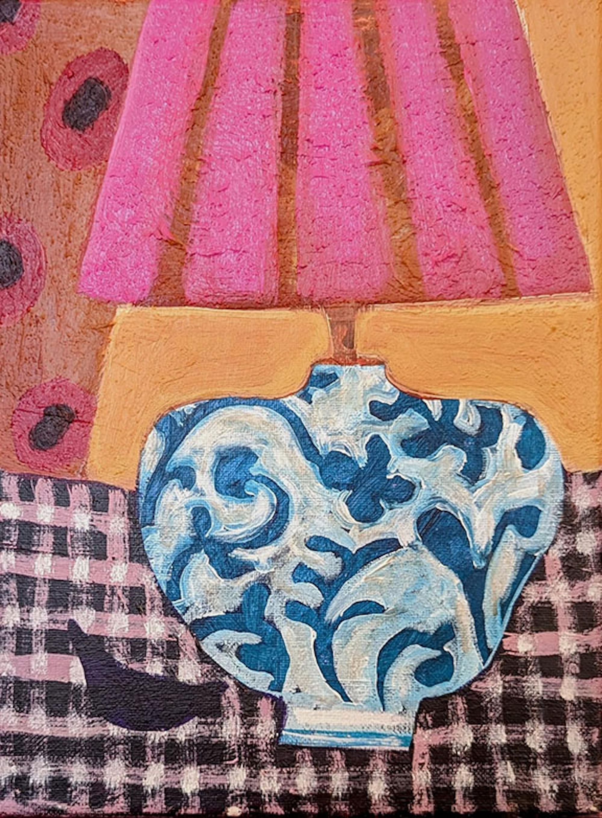 Kerry Louise Bennett – Qinghua-Lampe auf Gingham, Interieurkunst ...