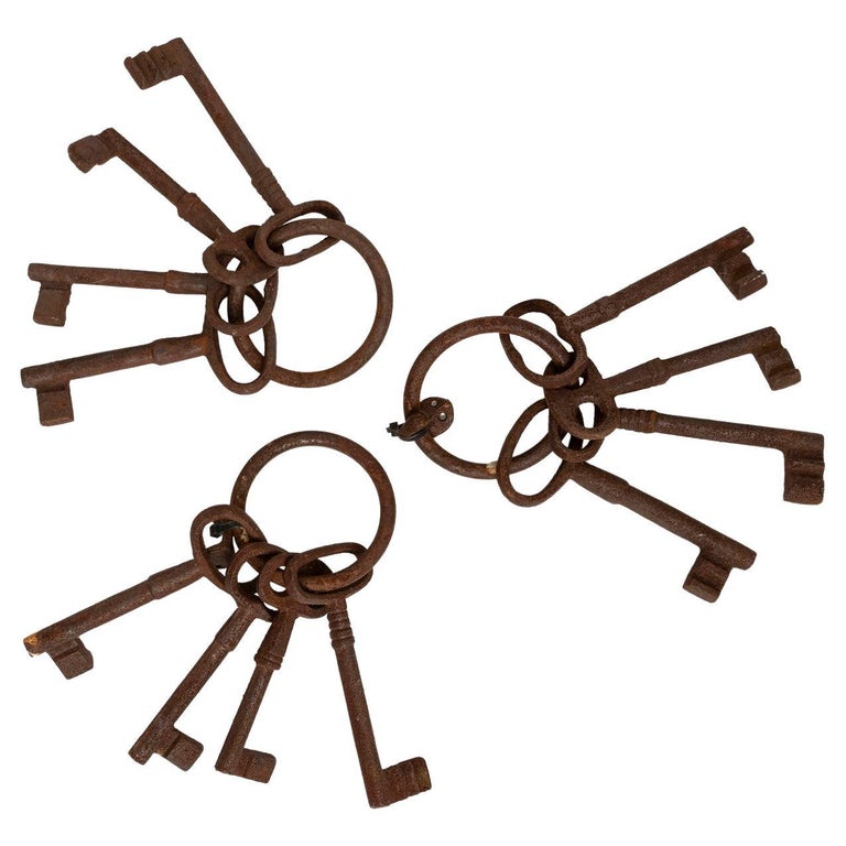 Key Set 4 Gate Door Overall length 24cm,, 9.5" Diameter 10cm., 4" For ...