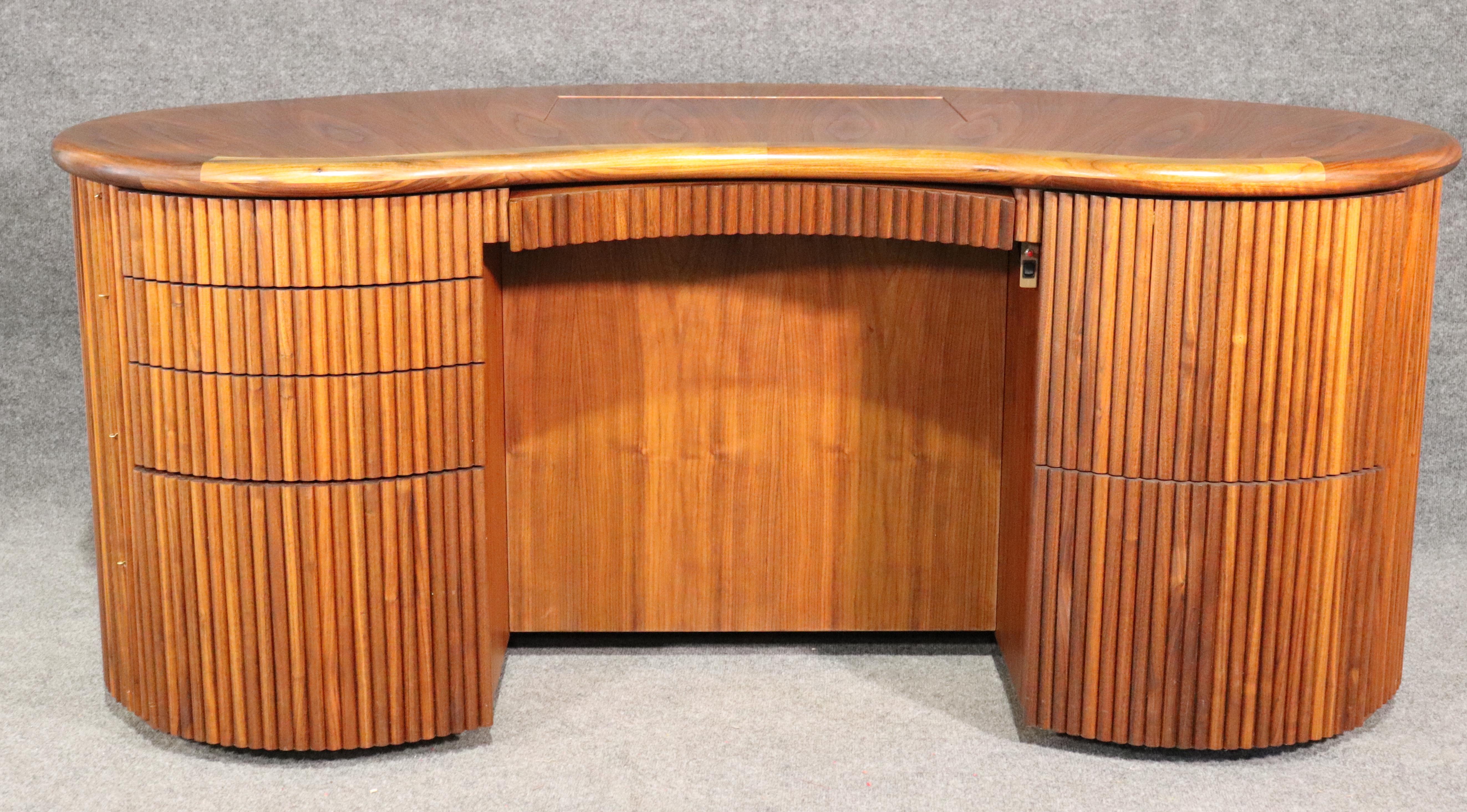 Kidney Shaped Studio Desk For Sale at 1stDibs