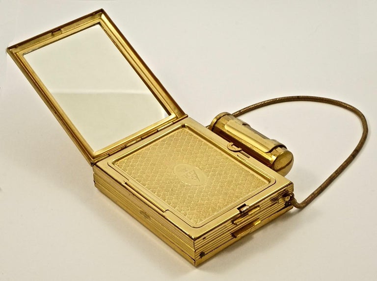 Kigu Gold Tone Carryall Compact Party Case circa 1950s For Sale at 1stDibs