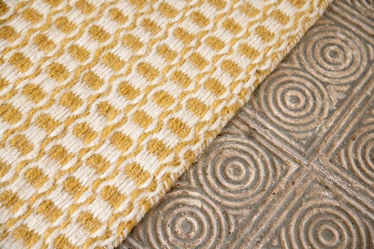Modern Handwoven Wool Rug Carpet in Light Yellow and Ivory Honeycomb ...