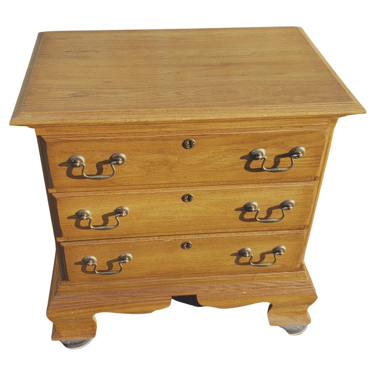 Kincaid Chippendale Oak Bedside Chest Nightstand For Sale at 1stDibs