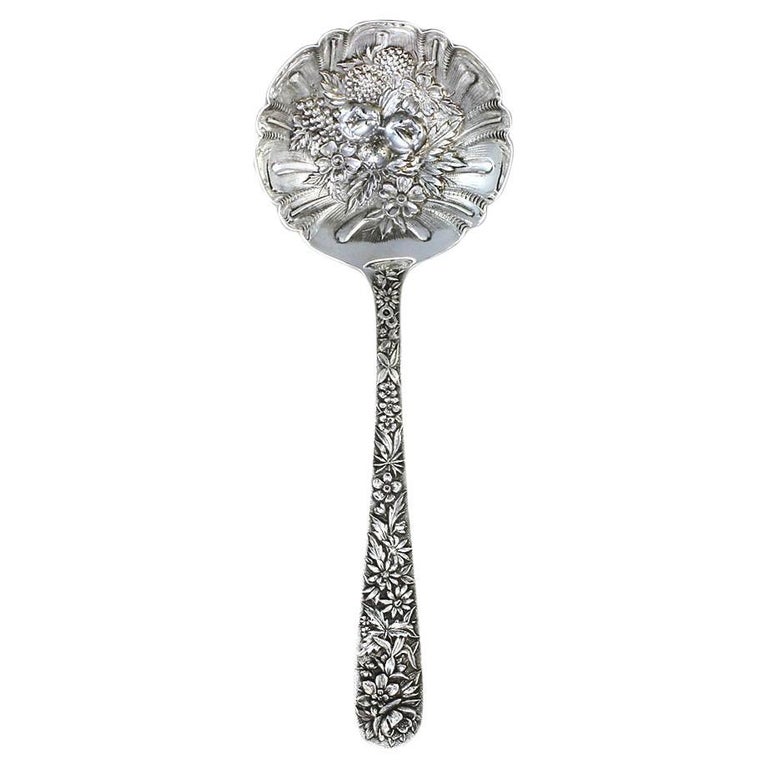 Kirk Stieff, Repousse, Sterlingsilber, großer handziselierter ...