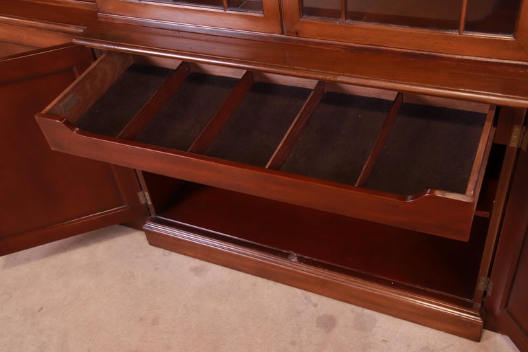 Kittinger Georgian Mahogany Breakfront Bookcase or Bar Cabinet at 1stDibs