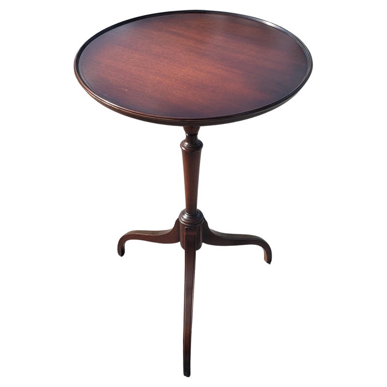 Kittinger Coronet Finish Mahogany Candle Stand Side Table For Sale at ...