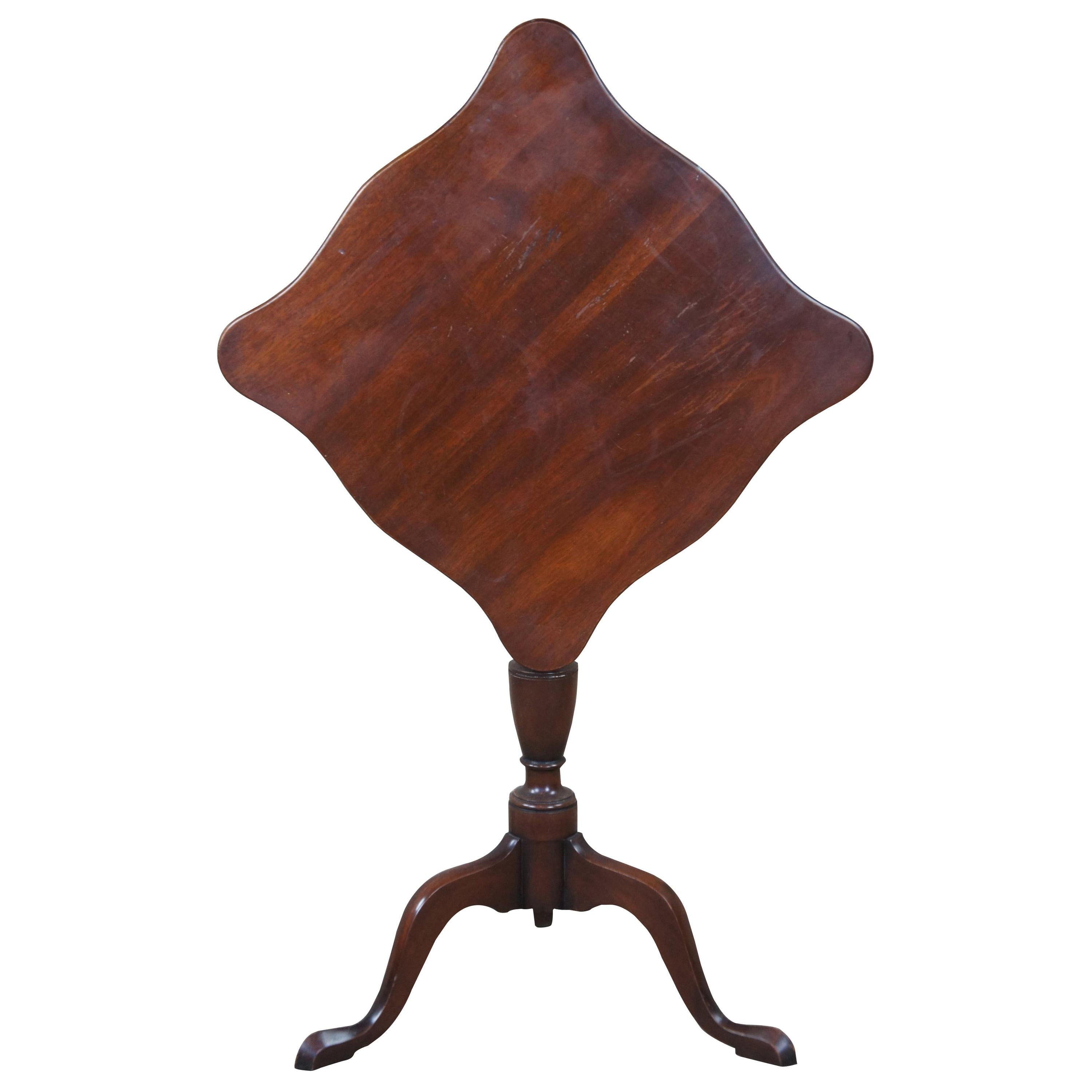19th Century English Mahogany Tilt-Top Serving Table For Sale at 1stDibs