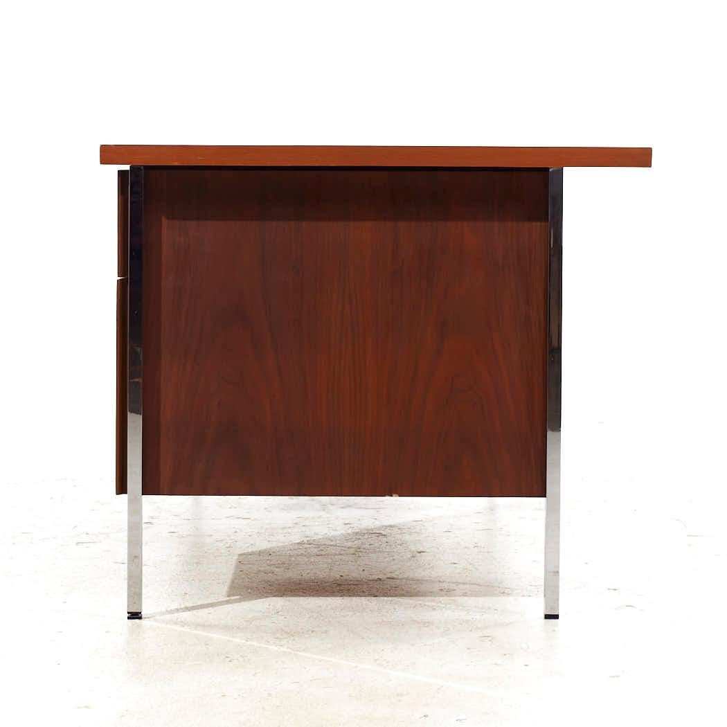 Knoll Mid Century Walnut and Chrome Executive Desk For Sale at 1stDibs