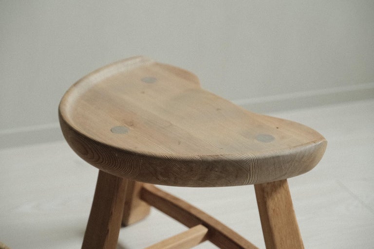 Krogenæs Møbler, Three Legged Stool, "Fjøskrakk" Mod. 522, Pine, Norway ...