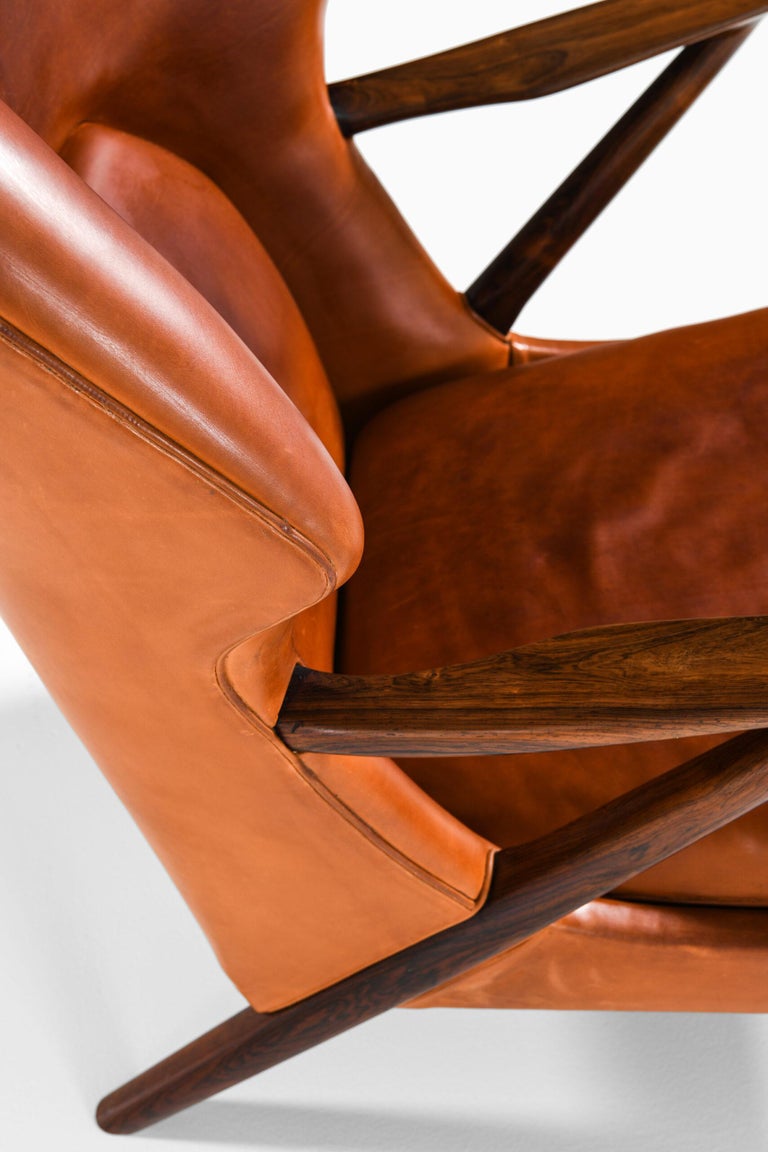 Kurt Olsen Easy Chair Model 211 Produced by Slagelse Møbelfabrik For ...