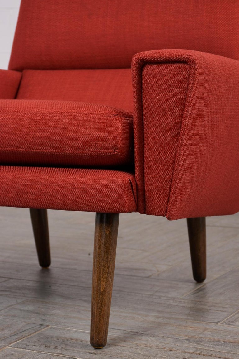 Fauteuil de salon danois rouge vintage - En vente sur 1stDibs