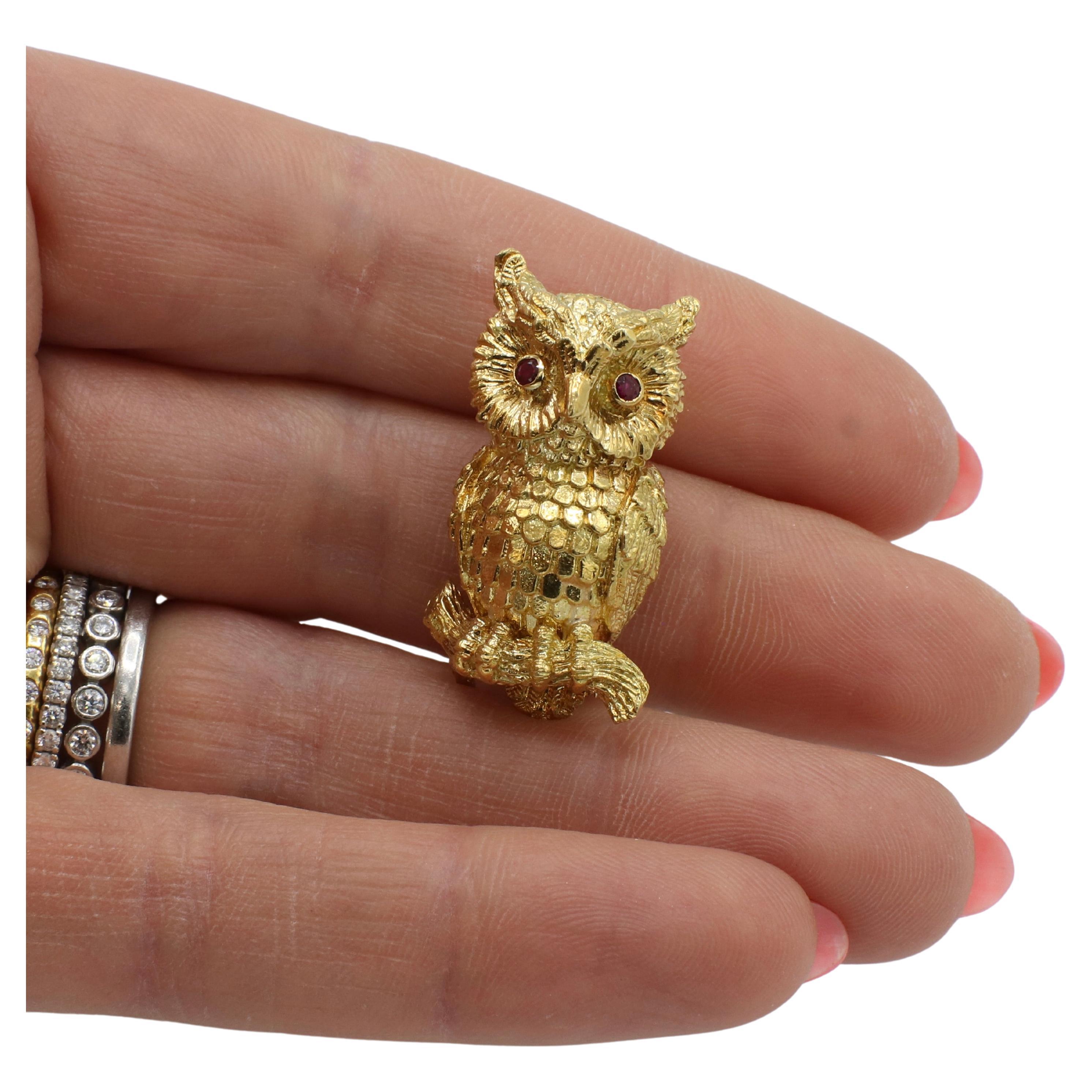 Kurt Wayne Vintage 1970 18 Karat Yellow Gold and Ruby Owl Bird Brooch ...