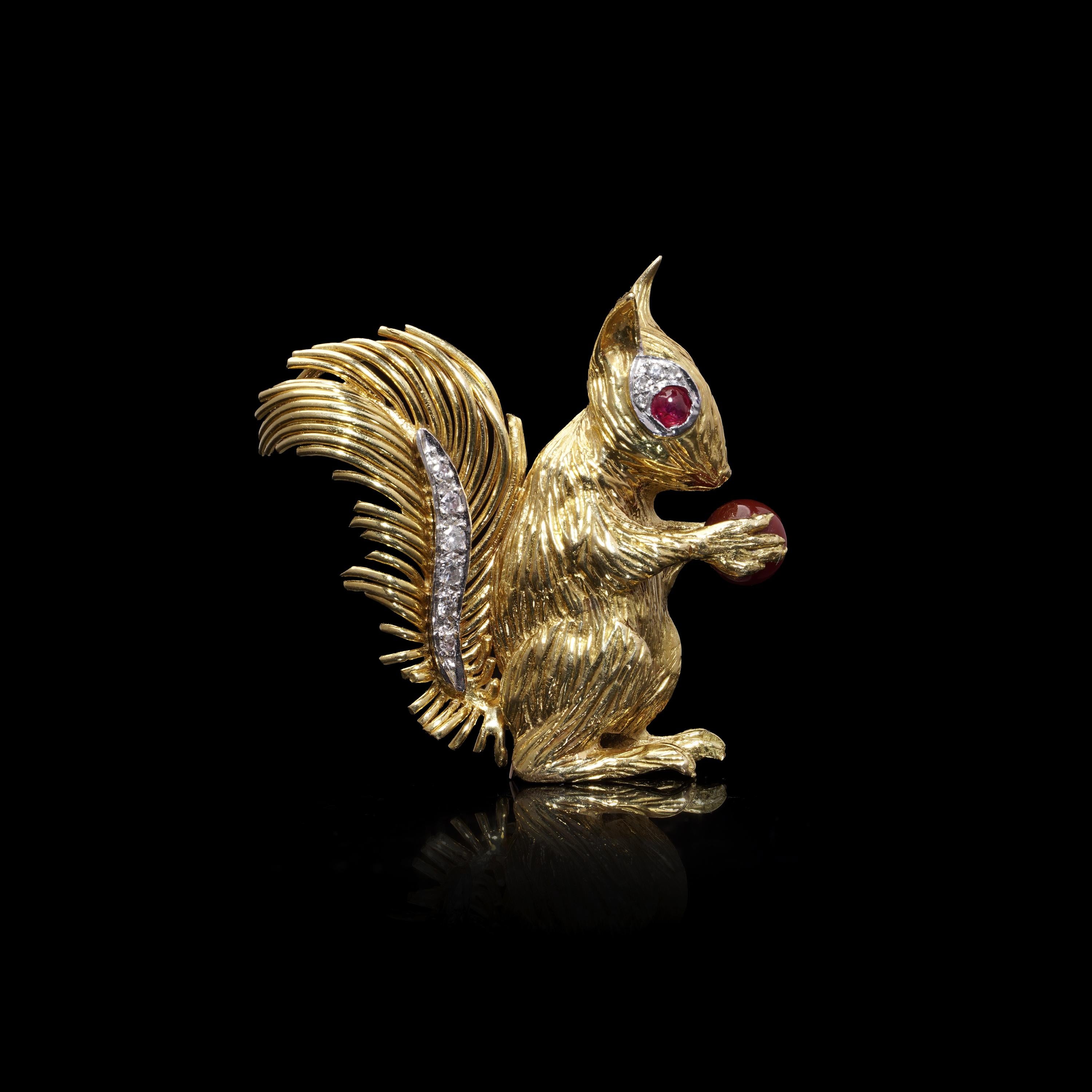 Kutchinsky Squirrel Brooch in 18kt Gold, London, 1971 For Sale at 1stDibs