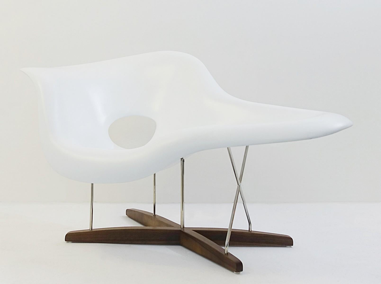 "La Chaise" Chair by Charles and Ray Eames For Sale at 1stDibs
