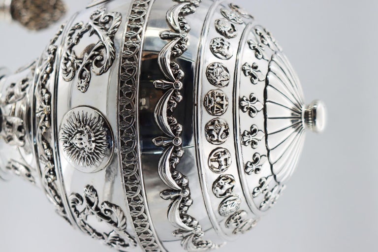 La Montgolfiere Table Centre, Caviar Display For Sale at 1stDibs