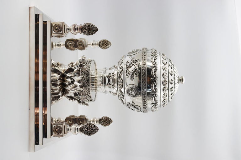 La Montgolfiere Table Centre, Caviar Display For Sale at 1stDibs