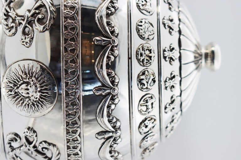 La Montgolfiere Table Centre, Caviar Display For Sale at 1stDibs