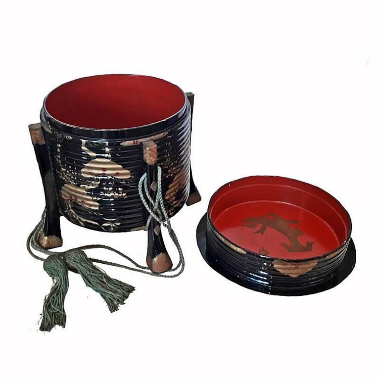 Lacquer Hokai Shell Box, Meiji Period, Late 19th Century at 1stDibs