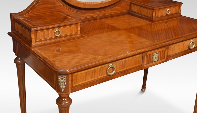 Ladies Dressing Table For Sale at 1stDibs
