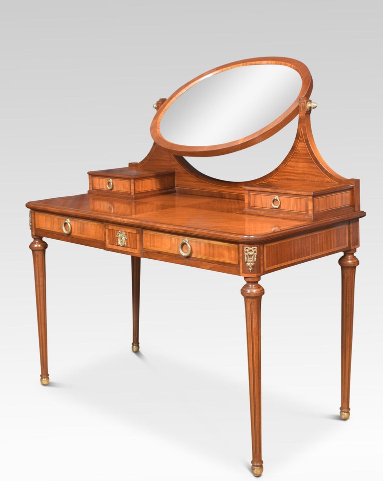 Ladies Dressing Table For Sale at 1stDibs