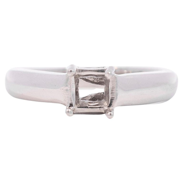 Ladies Platinum Semi-Mount Solitaire Engagement Ring For Sale at 1stDibs