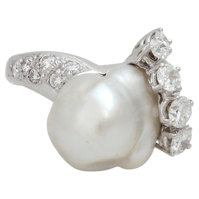 Ladies' ring, especially with 1 Keshi pearl and brilliant-cut diamonds ...