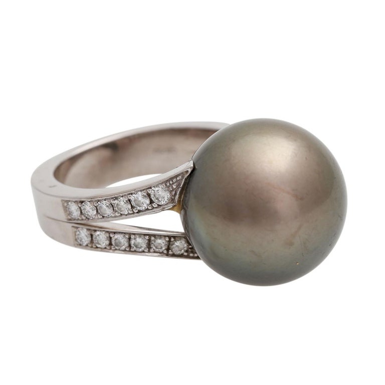 Ladies Ring with 1 Fine Fiji Cultured Pearl For Sale at 1stDibs
