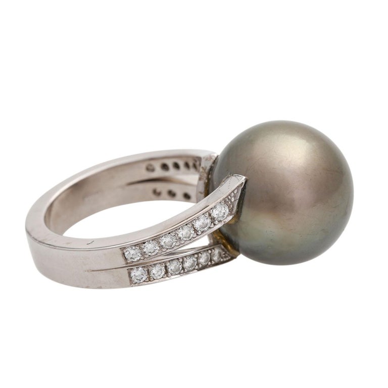 Ladies Ring with 1 Fine Fiji Cultured Pearl For Sale at 1stDibs