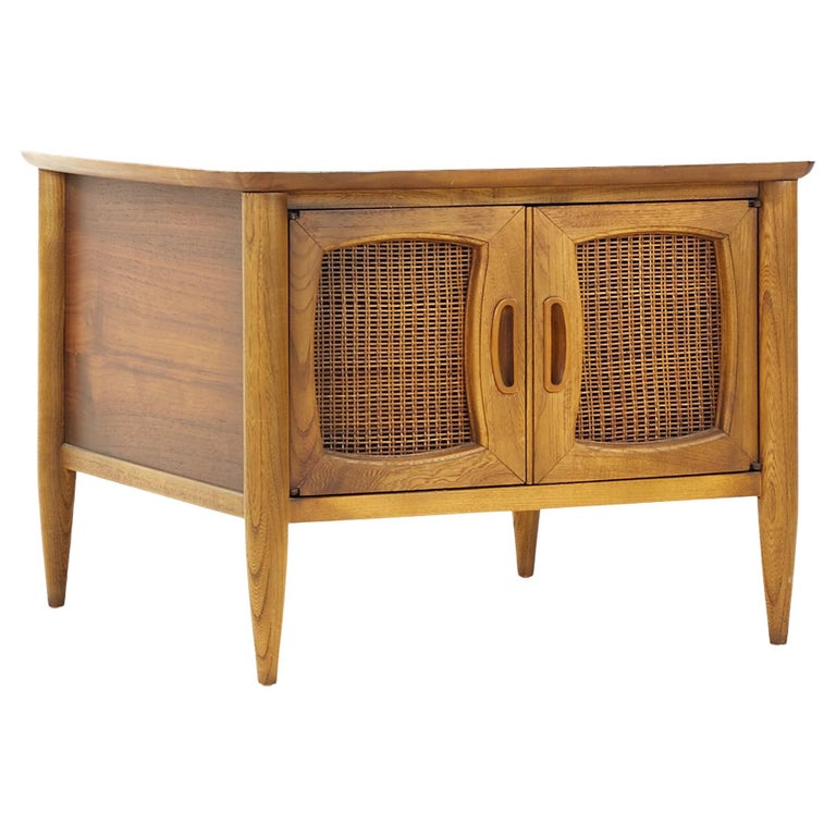 Lane Midcentury Walnut Side End Table For Sale at 1stDibs