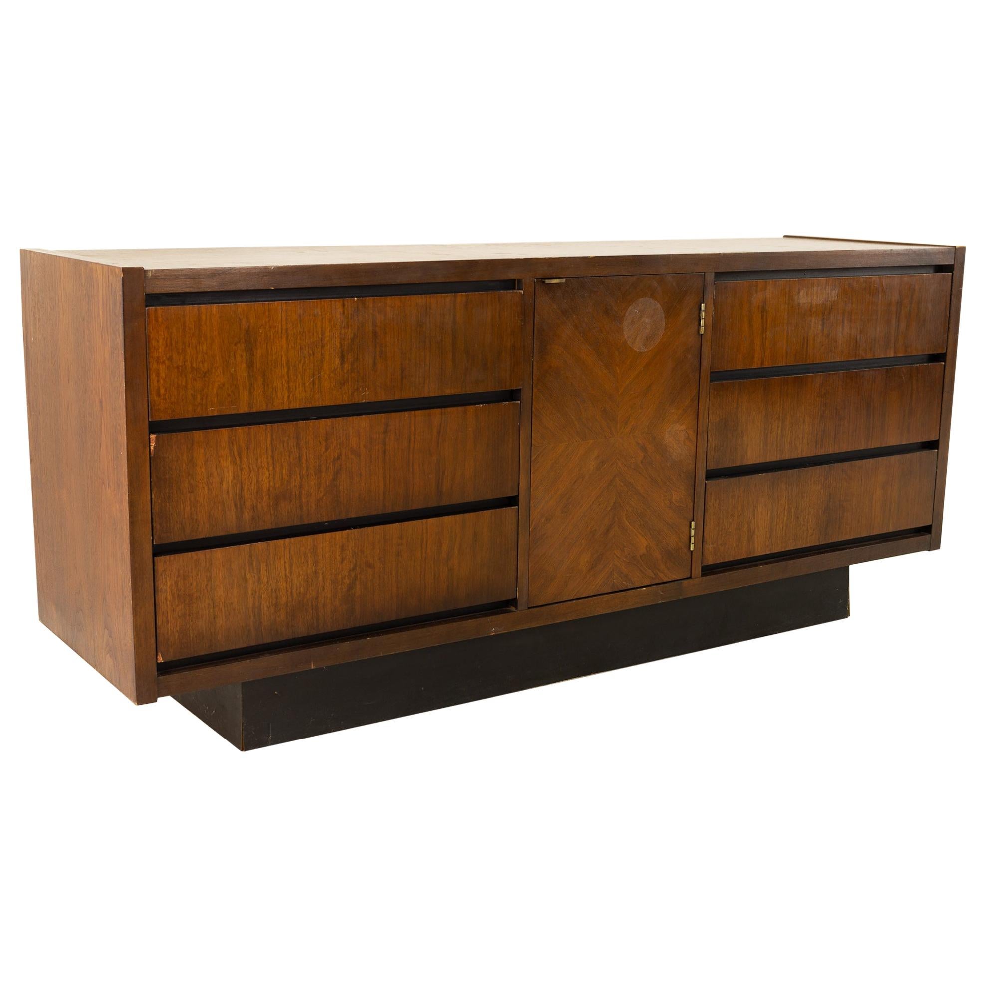 Lane Staccato Brutalist Mid Century 9 Drawer Walnut Lowboy Dresser at ...