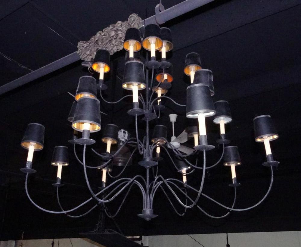 Large 16 Arm Colonial Williamsburg Style Chandelier at 1stDibs ...