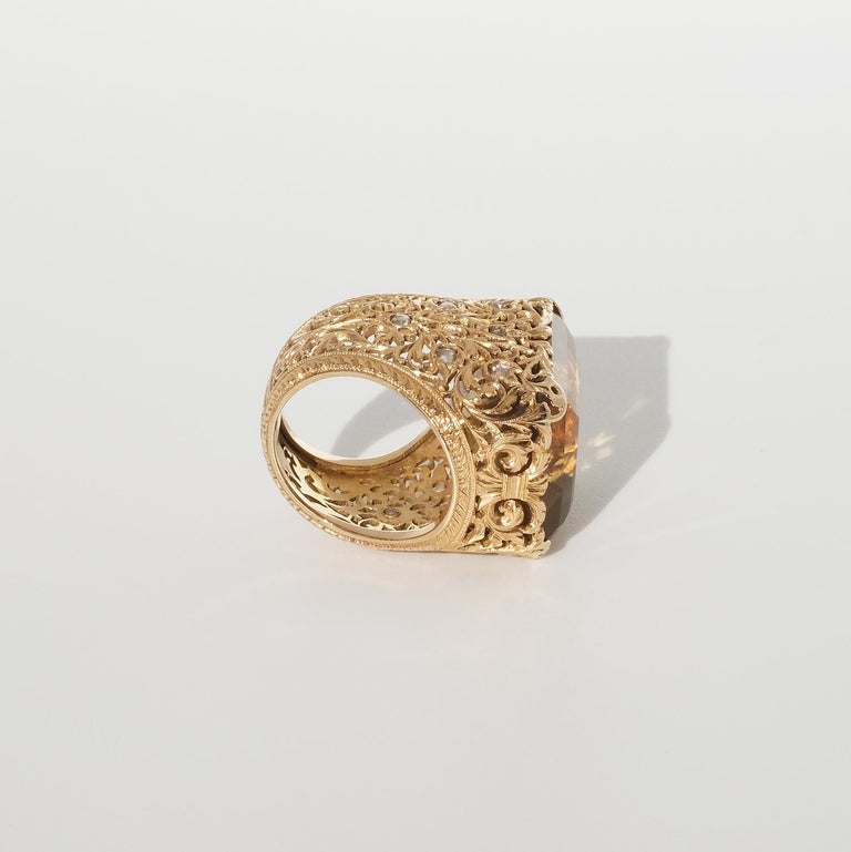 Large 18 K Gold Ring with Rectangular Citrine For Sale at 1stDibs