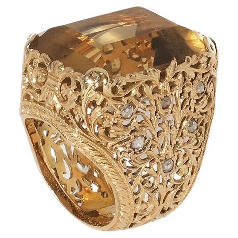Large 18 K Gold Ring with Rectangular Citrine For Sale at 1stDibs