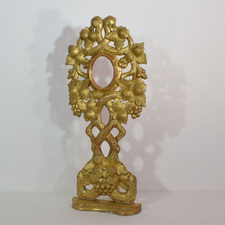 Large 18th Century Italian Baroque Giltwood Reliquary For Sale at 1stDibs