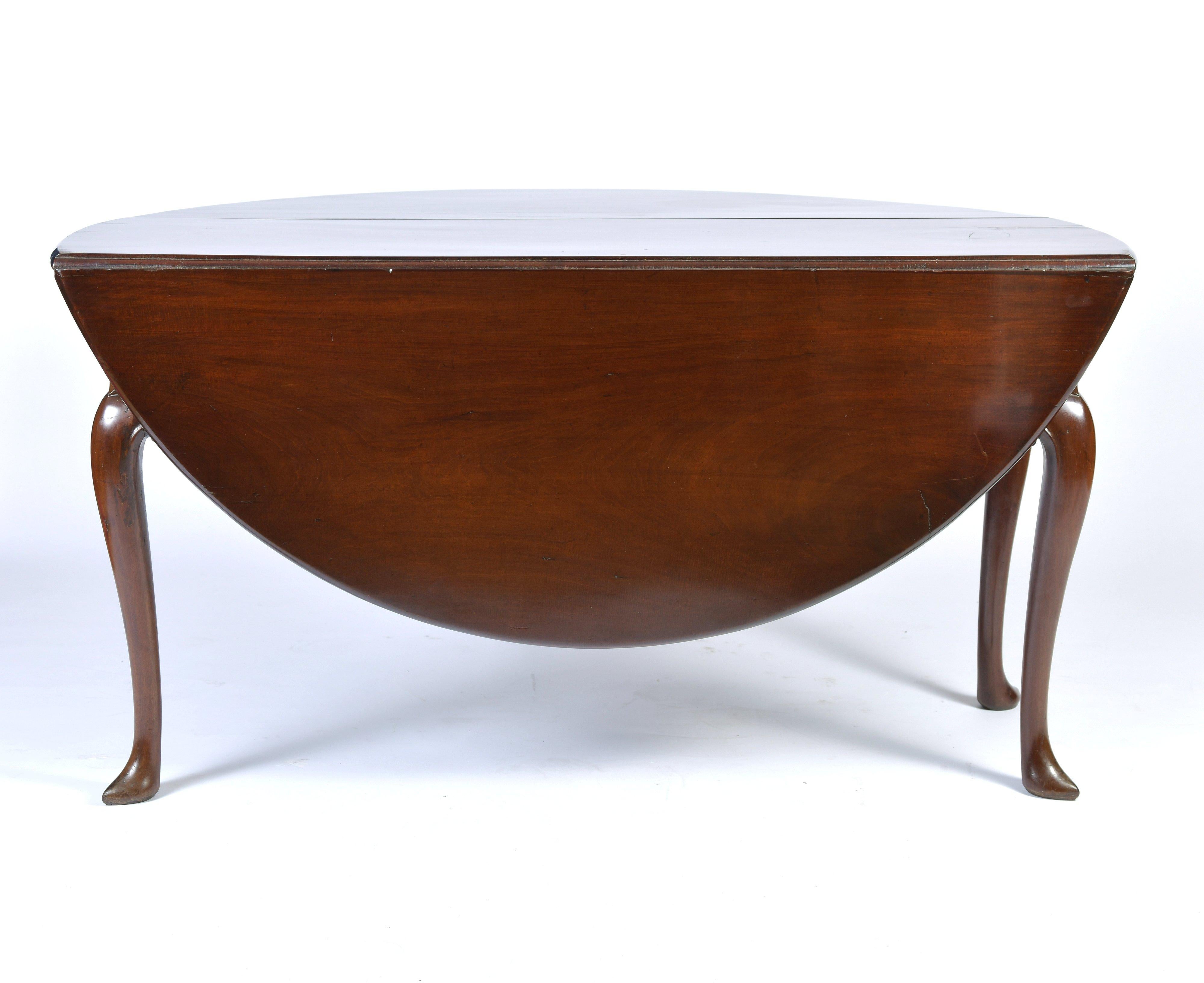 Large 18th Century Mahogany Drop Leaf Circular Table at 1stDibs