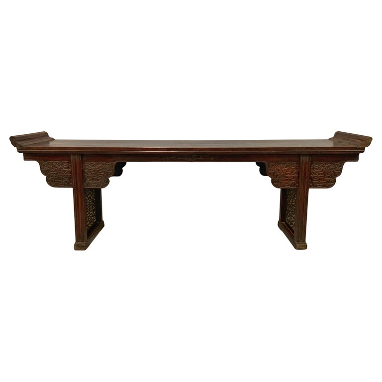 Grande table d'autel en bois d'orme sculpté du 19e siècle En vente sur ...