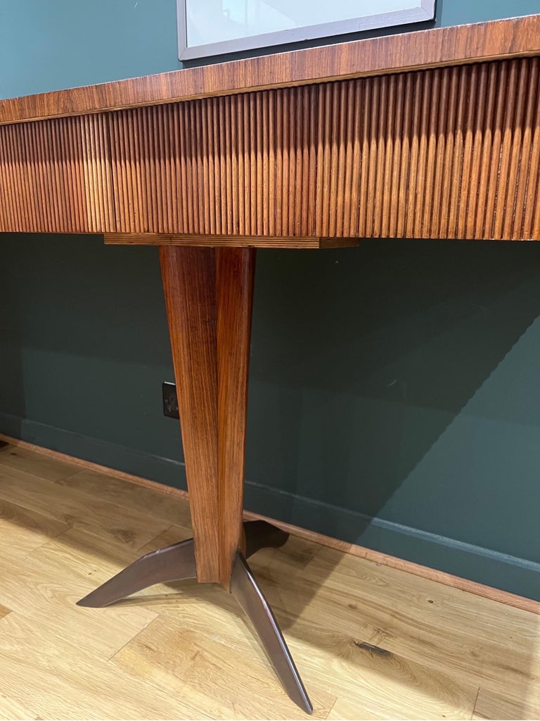 Large 4 Drawers Reeded Walnut Console Table For Sale at 1stDibs