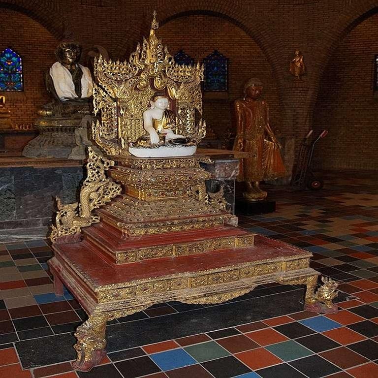 Large Antique Burmese Throne from Burma For Sale at 1stDibs