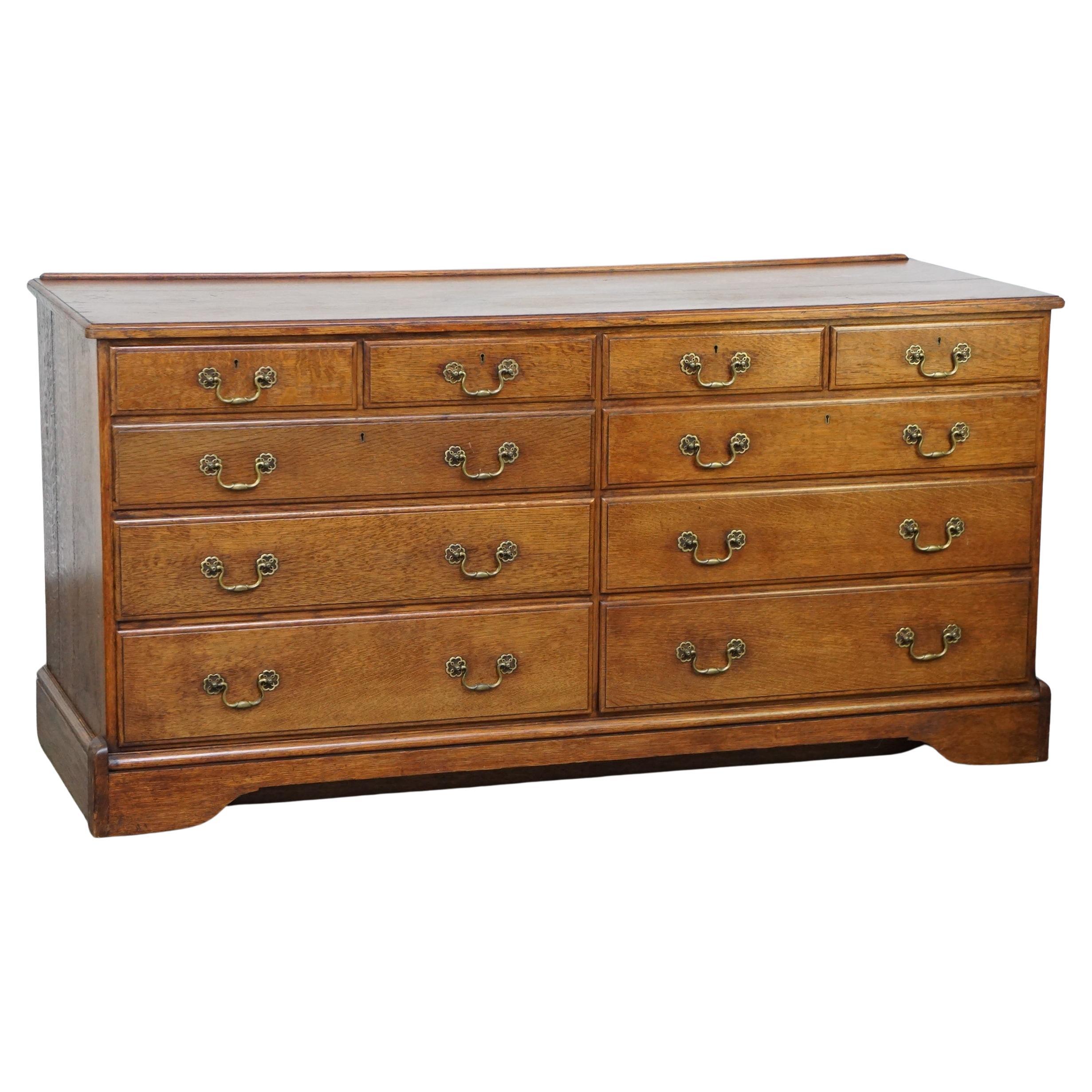 Antique oak chest of drawers with 5 drawers For Sale at 1stDibs