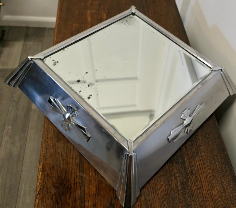 Large Art Deco Mirror Top Chrome Plateau Wedding Cake Stand For Sale at ...