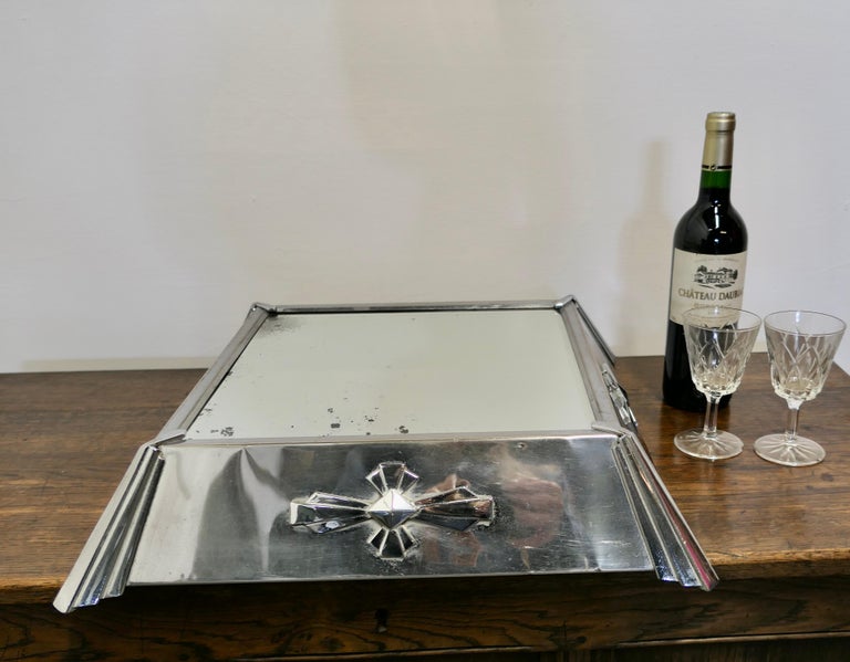 Large Art Deco Mirror Top Chrome Plateau Wedding Cake Stand For Sale at ...
