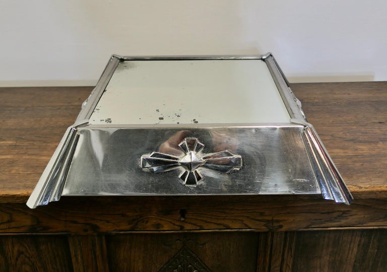 Large Art Deco Mirror Top Chrome Plateau Wedding Cake Stand For Sale at ...
