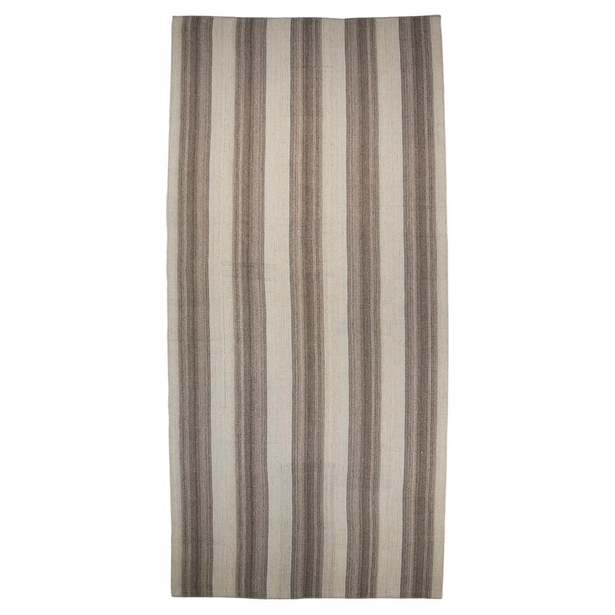 Modern Rugs and Carpets - 11,462 For Sale at 1stDibs | modern handmade ...