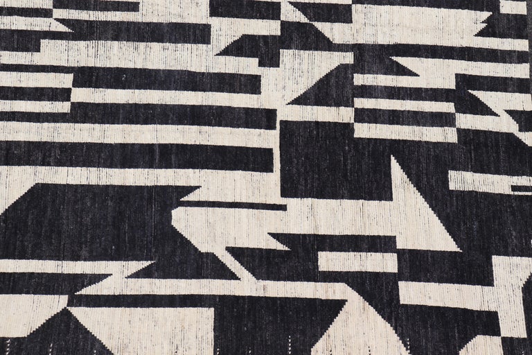Large Black and Ivory Oversized Abstract Modern Casual Rug For Sale at ...