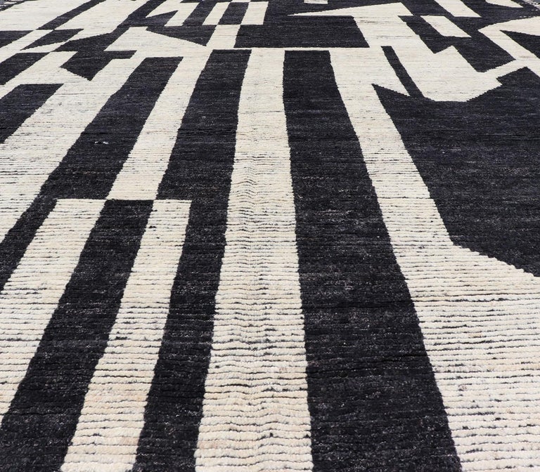 Large Black and Ivory Oversized Abstract Modern Casual Rug For Sale at ...