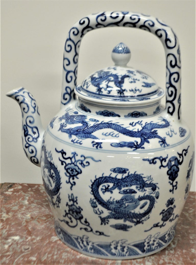 Large Blue and White Decorative Chinese Porcelain Tea Pot with Dragon ...