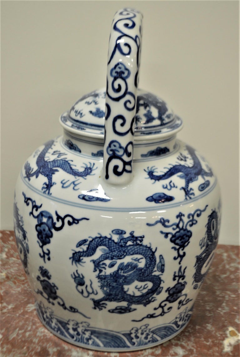 Large Blue and White Decorative Chinese Porcelain Tea Pot with Dragon ...