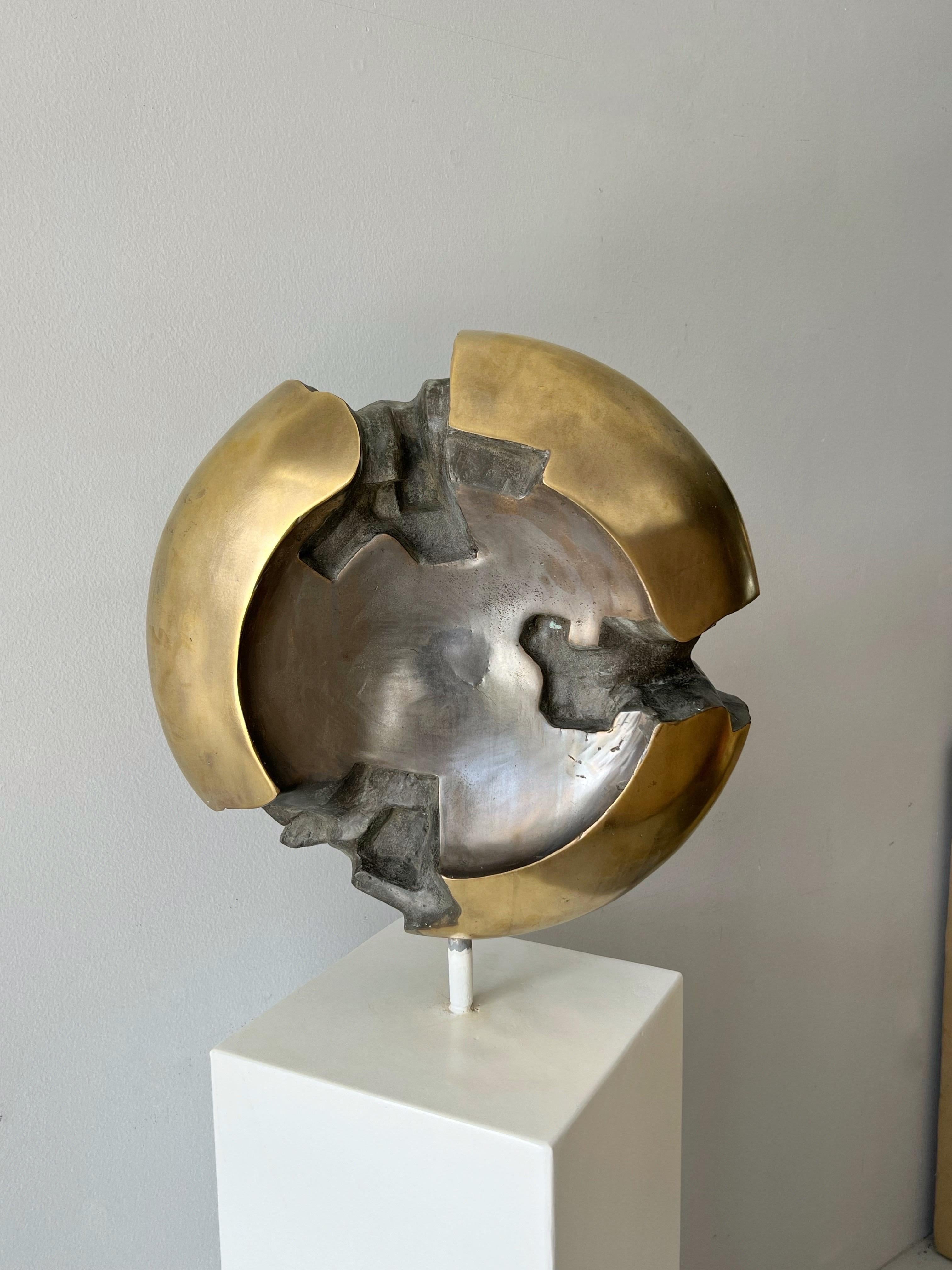 Large Bronze Sculpture on White Metal Stand Keen 1977 For Sale at 1stDibs