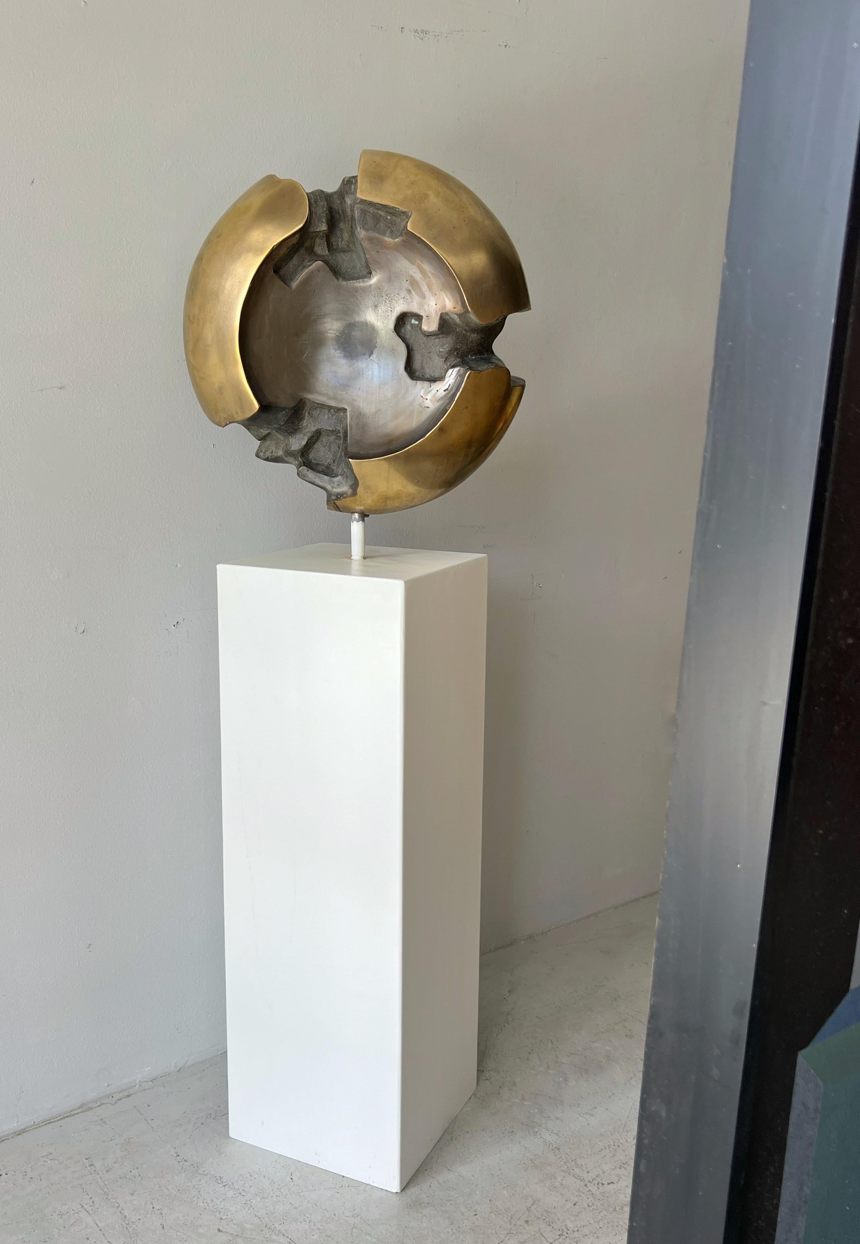Large Bronze Sculpture on White Metal Stand Keen 1977 For Sale at 1stDibs